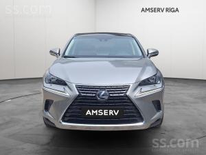 Grey Lexus NX 2018 in Riga, with an engine capacity of 2.50 L and mileage of 163 thousand km for 25500 €, photo 6 on AUTOMOTO.COM.LV