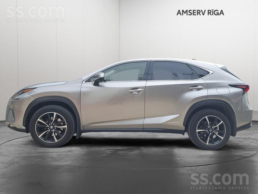 Grey Lexus NX 2018 in Riga, with an engine capacity of 2.50 L and mileage of 163 thousand km for 25500 €, photo 8 on AUTOMOTO.COM.LV