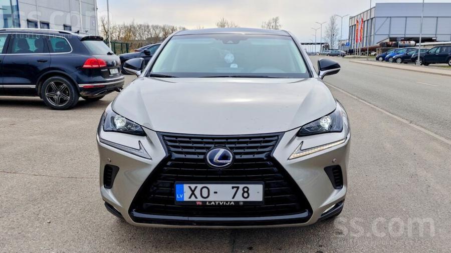 Grey Lexus NX 2019 in Daugavpils, with an engine capacity of 2.50 L and mileage of 242 thousand km for 21500 €, photo 2 on AUTOMOTO.COM.LV