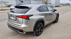 Grey Lexus NX 2019 in Daugavpils, with an engine capacity of 2.50 L and mileage of 242 thousand km for 21500 €, photo 7 on AUTOMOTO.COM.LV