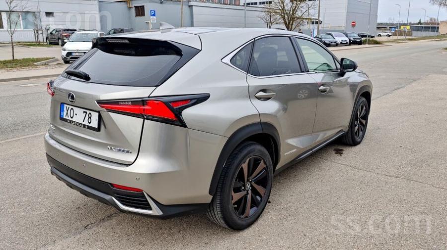 Grey Lexus NX 2019 in Daugavpils, with an engine capacity of 2.50 L and mileage of 242 thousand km for 21500 €, photo 7 on AUTOMOTO.COM.LV