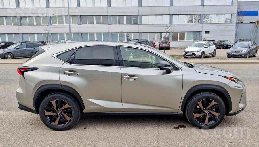 Grey Lexus NX 2019 in Daugavpils, with an engine capacity of 2.50 L and mileage of 242 thousand km for 21500 €, photo 9 on AUTOMOTO.COM.LV