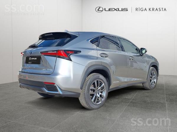 Pelēks Lexus NX 2019 Rīga, ar dzinēja tilpumu 2.50 L un nobraukumu 121 tūkst. km par 25900 €, foto 2 vietnē AUTOMOTO.COM.LV