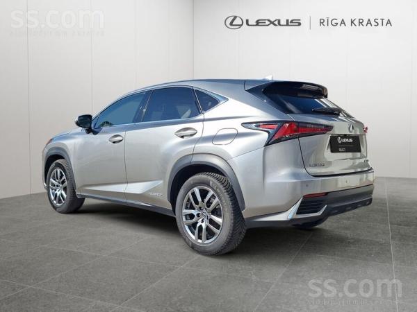 Pelēks Lexus NX 2019 Rīga, ar dzinēja tilpumu 2.50 L un nobraukumu 121 tūkst. km par 25900 €, foto 4 vietnē AUTOMOTO.COM.LV