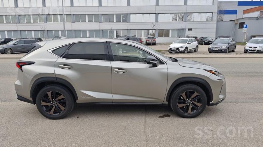 Grey Lexus NX 2019 in Daugavpils, with an engine capacity of 2.50 L and mileage of 254 thousand km for 19900 €, photo 5 on AUTOMOTO.COM.LV