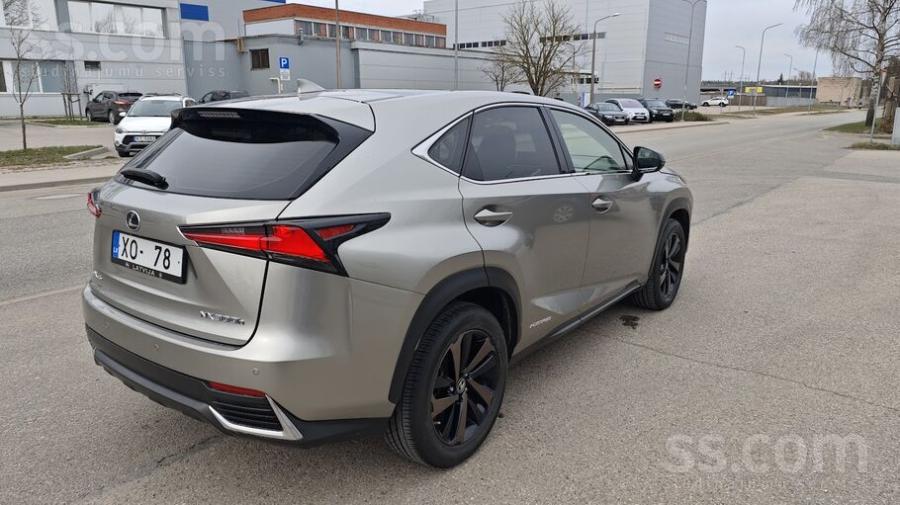 Grey Lexus NX 2019 in Daugavpils, with an engine capacity of 2.50 L and mileage of 254 thousand km for 19900 €, photo 7 on AUTOMOTO.COM.LV