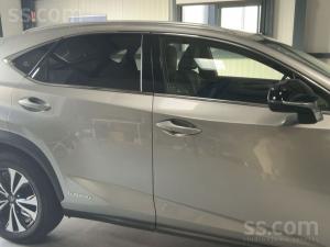 Grey Lexus NX 2019 in Daugavpils, with an engine capacity of 2.50 L and mileage of 148 thousand km for 27950 €, photo 6 on AUTOMOTO.COM.LV