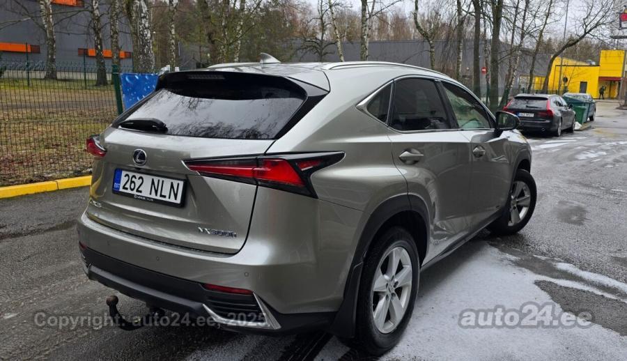 Grey Lexus NX 2021 in Tallinn, with an engine capacity of 2.50 L and mileage of 70 thousand km for 27900 €, photo 4 on AUTOMOTO.COM.LV