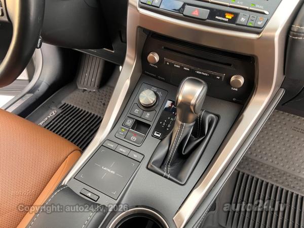 Pelēks Lexus NX 2021 Tallina, ar dzinēja tilpumu 2.50 L un nobraukumu 87 tūkst. km par 29990 €, foto 1 vietnē AUTOMOTO.COM.LV