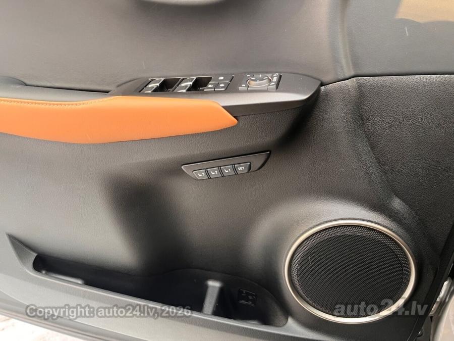 Grey Lexus NX 2021 in Tallinn, with an engine capacity of 2.50 L and mileage of 87 thousand km for 29990 €, photo 5 on AUTOMOTO.COM.LV