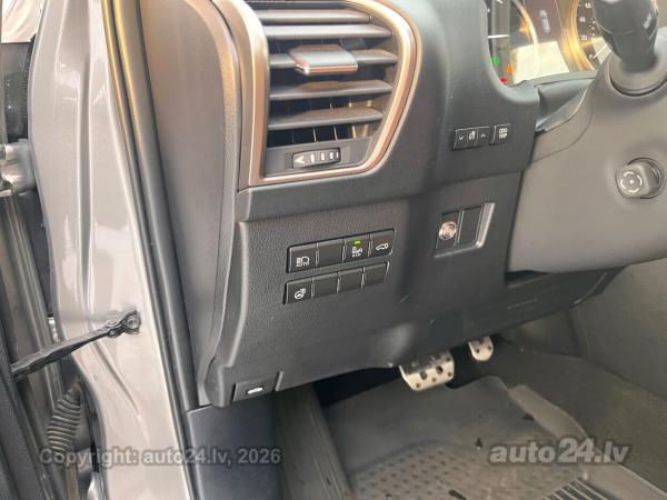 Pelēks Lexus NX 2021 Tallina, ar dzinēja tilpumu 2.50 L un nobraukumu 87 tūkst. km par 29990 €, foto 6 vietnē AUTOMOTO.COM.LV