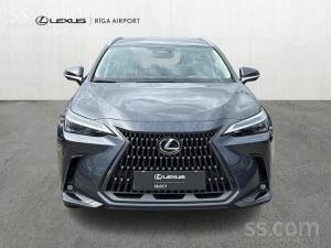 Серый Лексус НХ 2022 в Рига, объемом двигателя 2.50 л и пробегом 36 тыс. км за 48000 €, фото 6 на AUTOMOTO.COM.LV