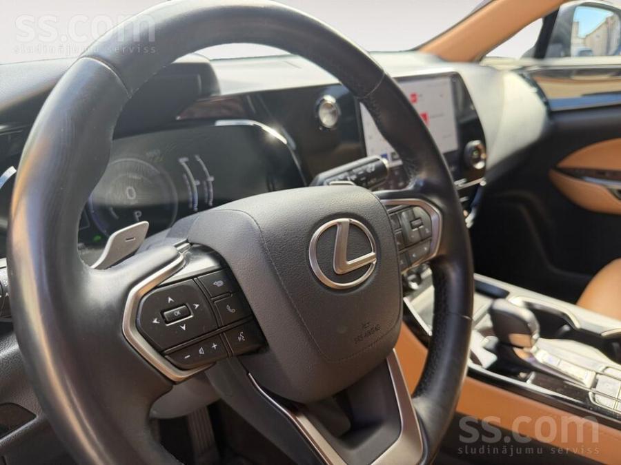 Pelēks Lexus NX 2022 Rīga, ar dzinēja tilpumu 2.50 L un nobraukumu 101 tūkst. km par 42900 €, foto 13 vietnē AUTOMOTO.COM.LV