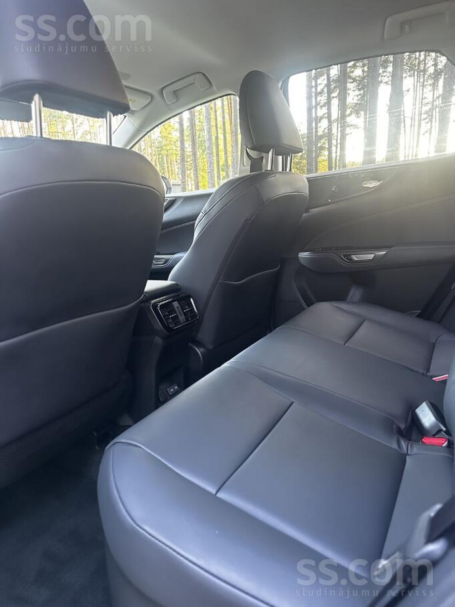 Grey Lexus NX 2024 in Riga, with an engine capacity of 2.50 L and mileage of 30 thousand km for 50500 €, photo 14 on AUTOMOTO.COM.LV