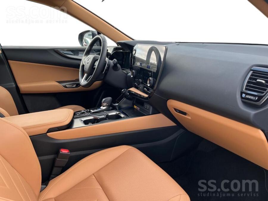 Grey Lexus NX 2025 in Riga, with an engine capacity of 2.50 L and mileage of 6 thousand km for 62000 €, photo 7 on AUTOMOTO.COM.LV
