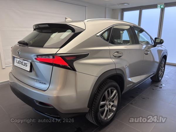 Pelēks Lexus NX 2015 Tallina, ar dzinēja tilpumu 2.50 L un nobraukumu 60 tūkst. km par 23990 €, foto 7 vietnē AUTOMOTO.COM.LV