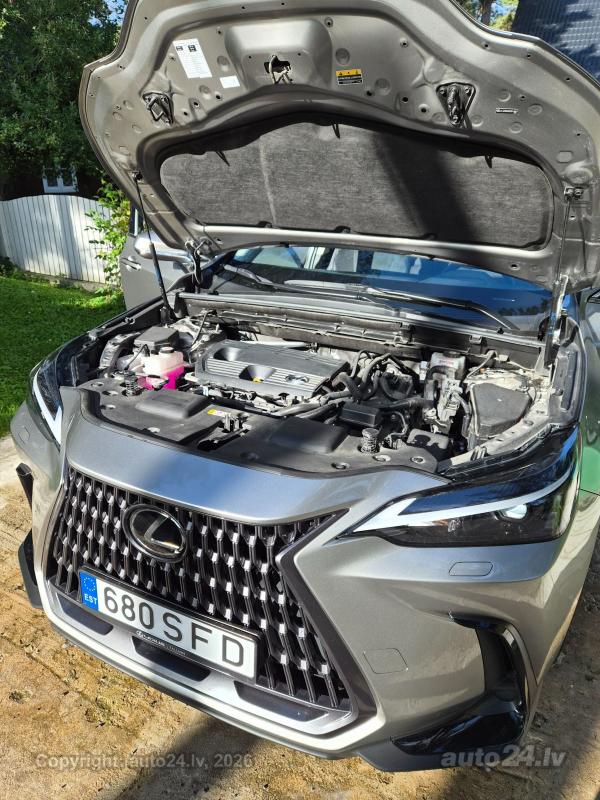 Grey Lexus NX 2023 in Tallinn, with an engine capacity of 2.50 L and mileage of 18 thousand km for 40900 €, photo 8 on AUTOMOTO.COM.LV