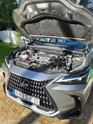 Grey Lexus NX 2023 in Tallinn, with an engine capacity of 2.50 L and mileage of 18 thousand km for 40900 €, photo 9 on AUTOMOTO.COM.LV