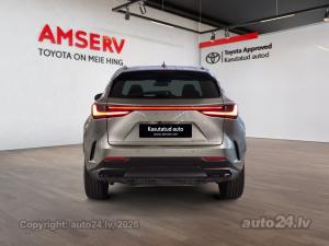 Pelēks Lexus NX 2025 Tallina, ar dzinēja tilpumu 2.50 L un nobraukumu 11 tūkst. km par 46290 €, foto 5 vietnē AUTOMOTO.COM.LV