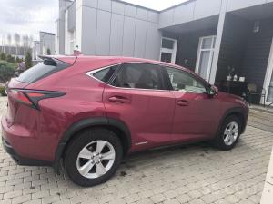 Red Lexus NX 2015 in Riga, with an engine capacity of 2.50 L and mileage of 164 thousand km for 23500 €, photo 4 on AUTOMOTO.COM.LV