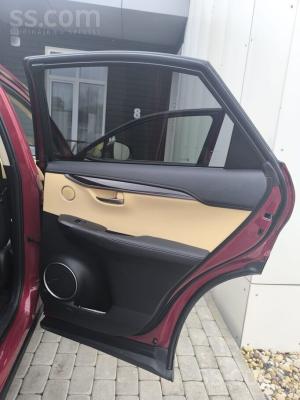 Red Lexus NX 2015 in Riga, with an engine capacity of 2.50 L and mileage of 164 thousand km for 23500 €, photo 13 on AUTOMOTO.COM.LV