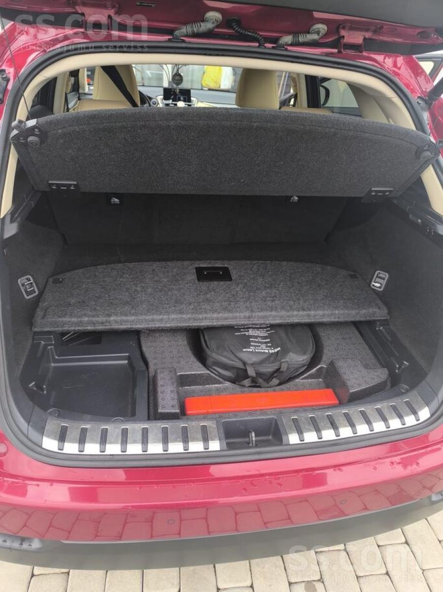 Red Lexus NX 2015 in Riga, with an engine capacity of 2.50 L and mileage of 164 thousand km for 23500 €, photo 16 on AUTOMOTO.COM.LV