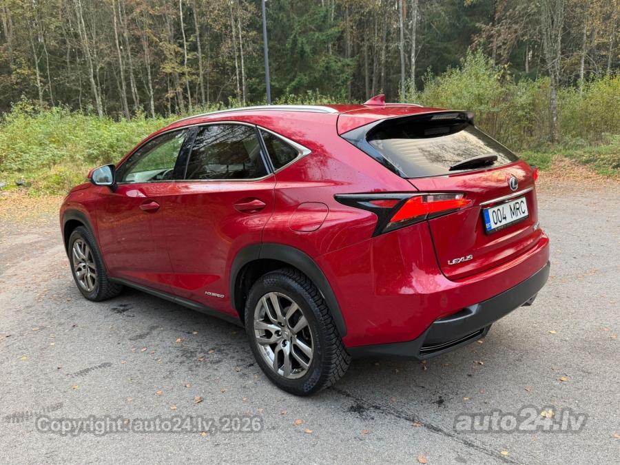 Red Lexus NX 2016 in Tallinn, with an engine capacity of 2.50 L and mileage of 167 thousand km for 25200 €, photo 7 on AUTOMOTO.COM.LV