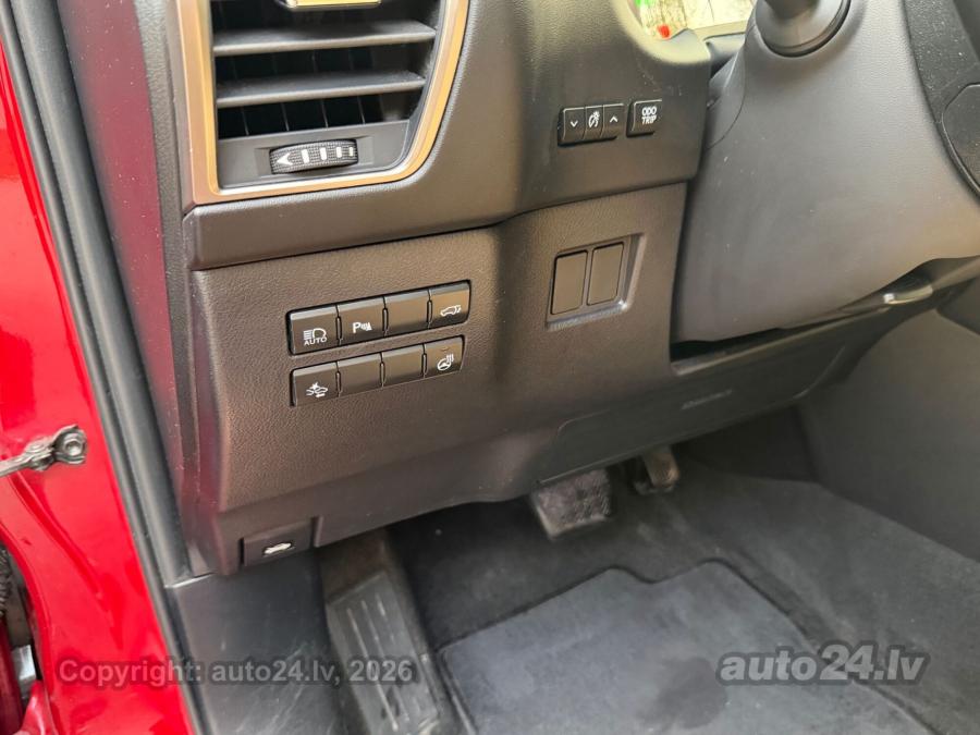 Red Lexus NX 2016 in Tallinn, with an engine capacity of 2.50 L and mileage of 167 thousand km for 25200 €, photo 11 on AUTOMOTO.COM.LV