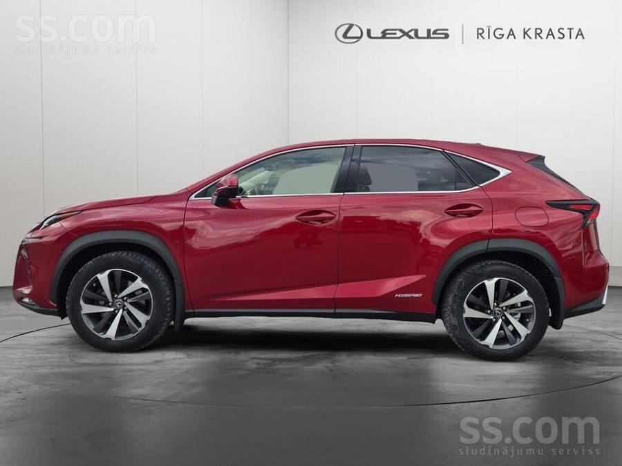 Red Lexus NX 2019 in Riga, with an engine capacity of 2.50 L and mileage of 143 thousand km for 26900 €, photo 4 on AUTOMOTO.COM.LV