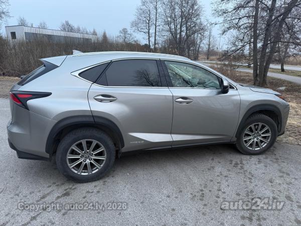 Lexus NX 2015 Tallina, ar dzinēja tilpumu 2.50 L un nobraukumu 187 tūkst. km par 17500 €, foto 4 vietnē AUTOMOTO.COM.LV