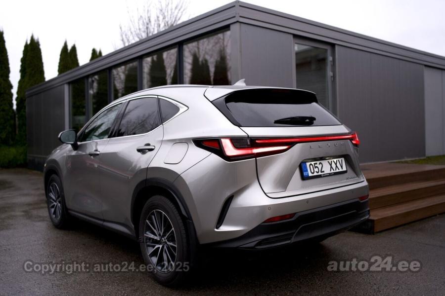 Lexus NX 2023 in Tallinn, with an engine capacity of 2.50 L and mileage of 20 thousand km for 46900 €, photo 2 on AUTOMOTO.COM.LV