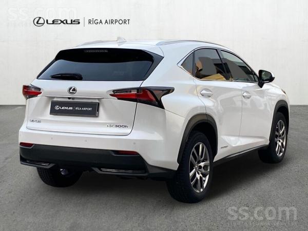 White Lexus NX 2014 in Riga, with an engine capacity of 2.50 L and mileage of 134 thousand km for 18500 €, photo 2 on AUTOMOTO.COM.LV
