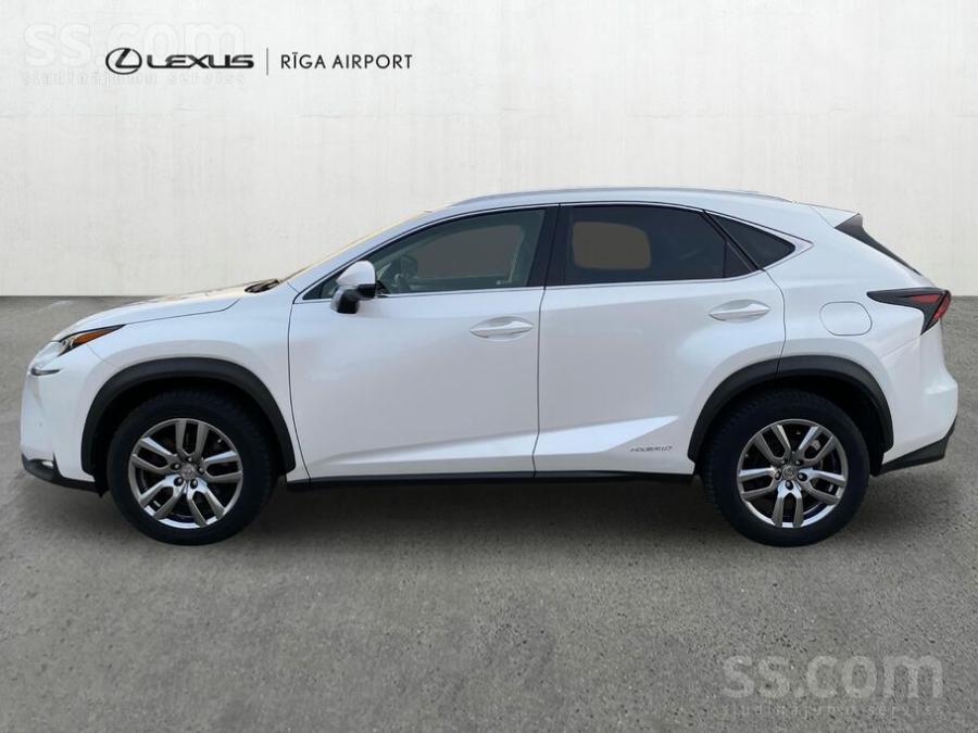 White Lexus NX 2014 in Riga, with an engine capacity of 2.50 L and mileage of 134 thousand km for 18500 €, photo 3 on AUTOMOTO.COM.LV
