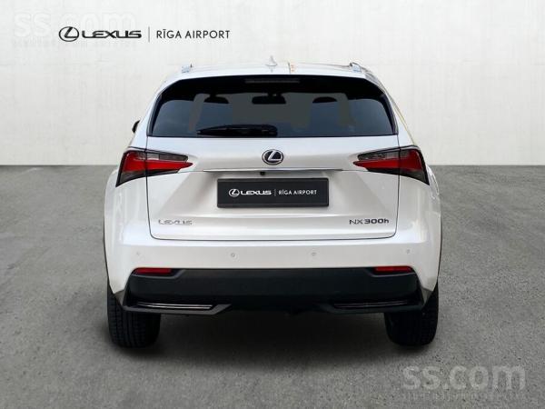 White Lexus NX 2014 in Riga, with an engine capacity of 2.50 L and mileage of 134 thousand km for 18500 €, photo 4 on AUTOMOTO.COM.LV