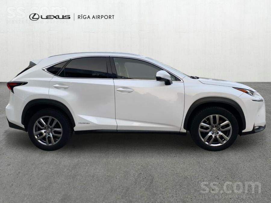 White Lexus NX 2014 in Riga, with an engine capacity of 2.50 L and mileage of 134 thousand km for 18500 €, photo 16 on AUTOMOTO.COM.LV