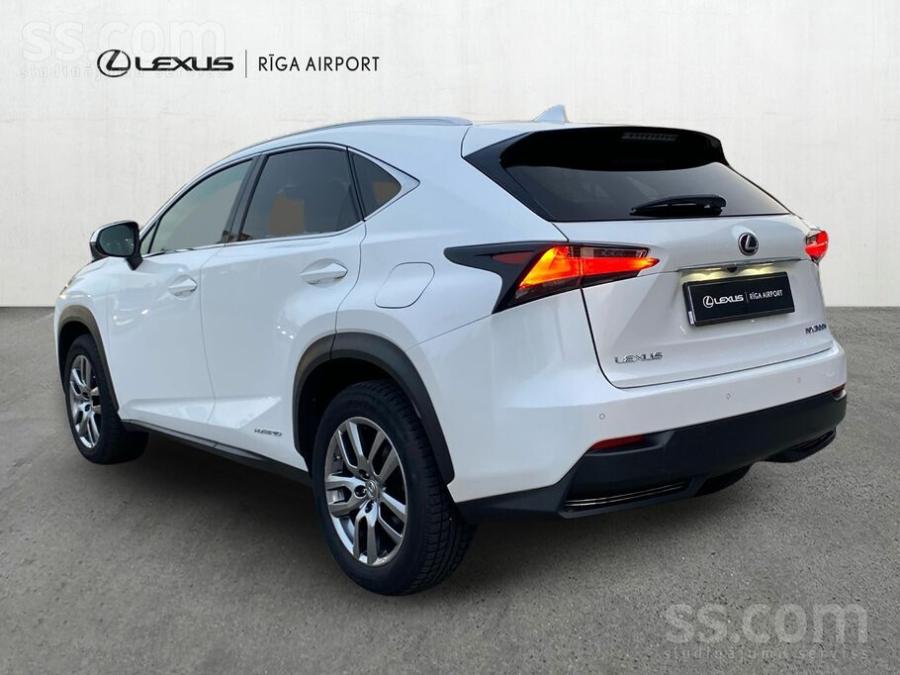 White Lexus NX 2014 in Riga, with an engine capacity of 2.50 L and mileage of 134 thousand km for 18500 €, photo 17 on AUTOMOTO.COM.LV