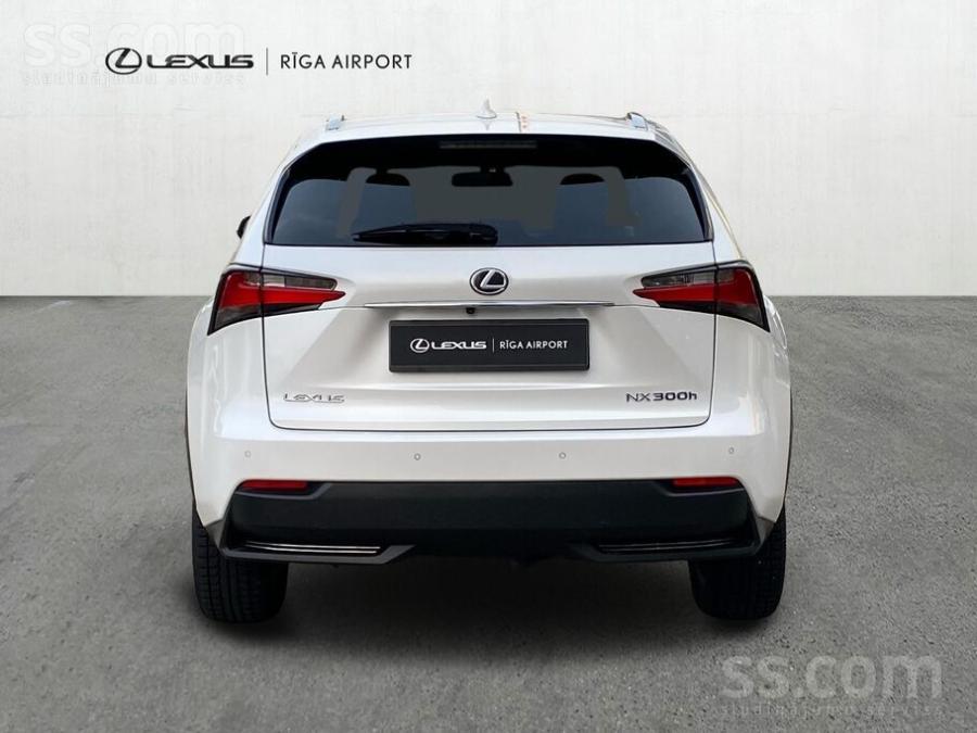 White Lexus NX 2014 in Riga, with an engine capacity of 2.50 L and mileage of 134 thousand km for 18500 €, photo 5 on AUTOMOTO.COM.LV