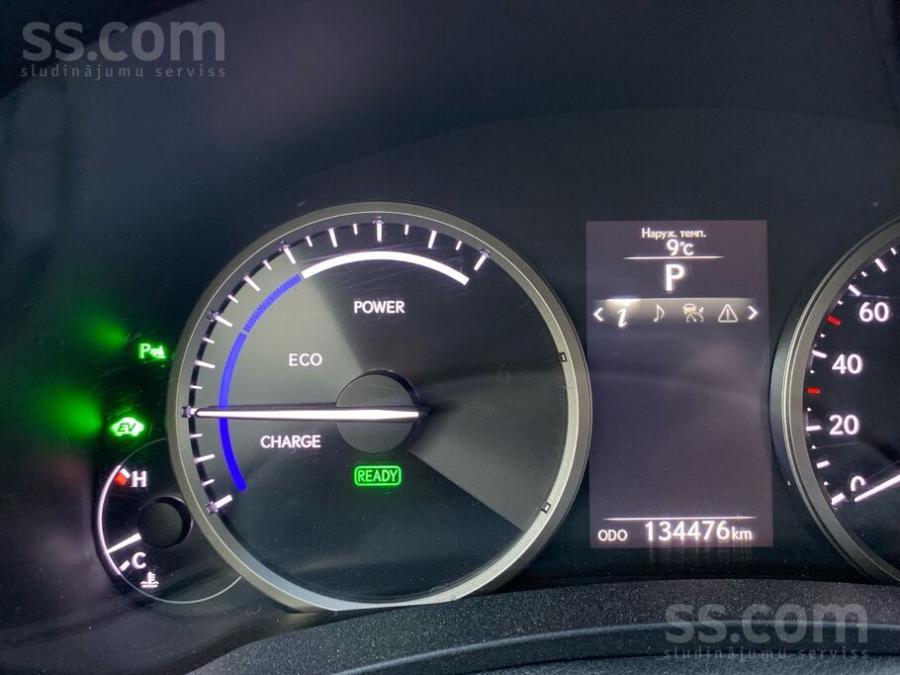 White Lexus NX 2014 in Riga, with an engine capacity of 2.50 L and mileage of 134 thousand km for 18500 €, photo 14 on AUTOMOTO.COM.LV