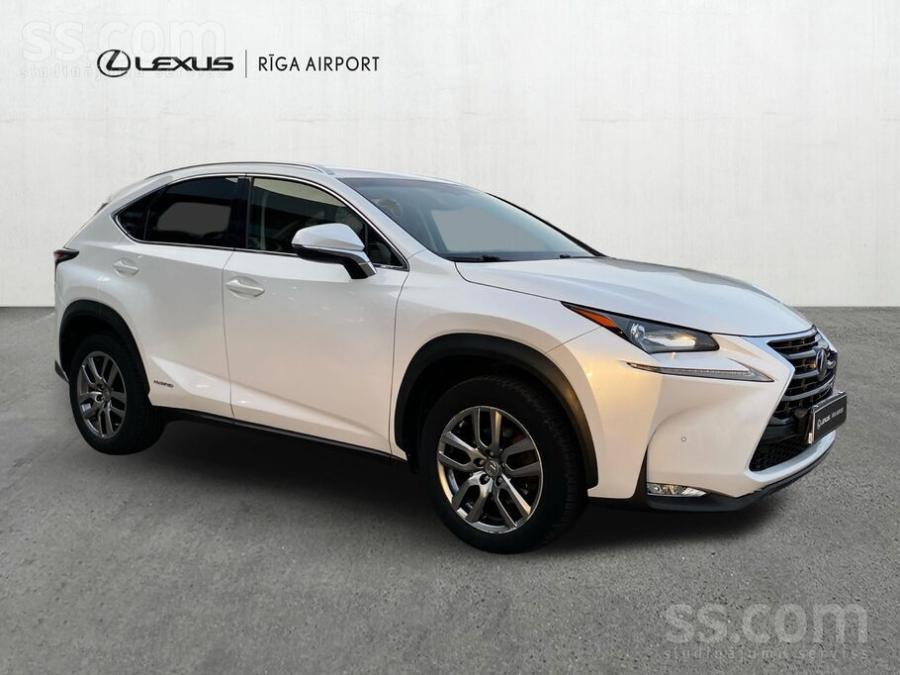 White Lexus NX 2014 in Riga, with an engine capacity of 2.50 L and mileage of 134 thousand km for 18500 €, photo 19 on AUTOMOTO.COM.LV