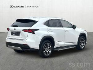 White Lexus NX 2014 in Riga, with an engine capacity of 2.50 L and mileage of 122 thousand km for 19900 €, photo 3 on AUTOMOTO.COM.LV