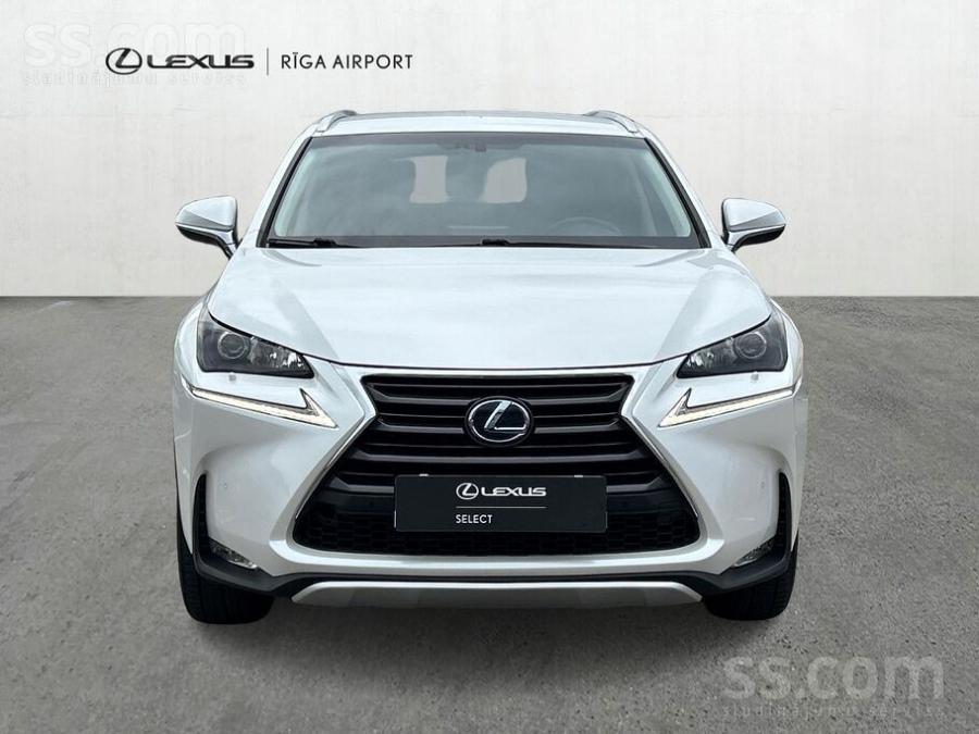White Lexus NX 2014 in Riga, with an engine capacity of 2.50 L and mileage of 122 thousand km for 19900 €, photo 6 on AUTOMOTO.COM.LV