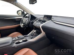 White Lexus NX 2014 in Riga, with an engine capacity of 2.50 L and mileage of 122 thousand km for 19900 €, photo 7 on AUTOMOTO.COM.LV