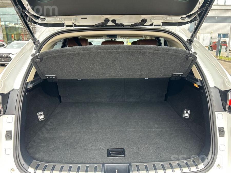 White Lexus NX 2014 in Riga, with an engine capacity of 2.50 L and mileage of 122 thousand km for 19900 €, photo 11 on AUTOMOTO.COM.LV