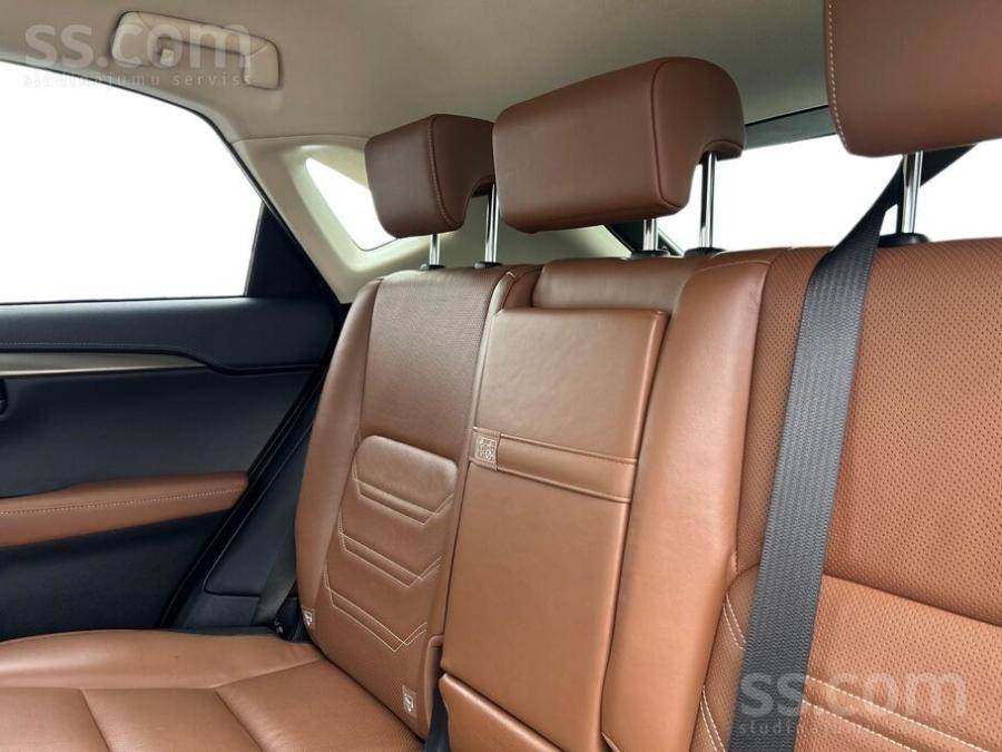 White Lexus NX 2014 in Riga, with an engine capacity of 2.50 L and mileage of 122 thousand km for 19900 €, photo 20 on AUTOMOTO.COM.LV