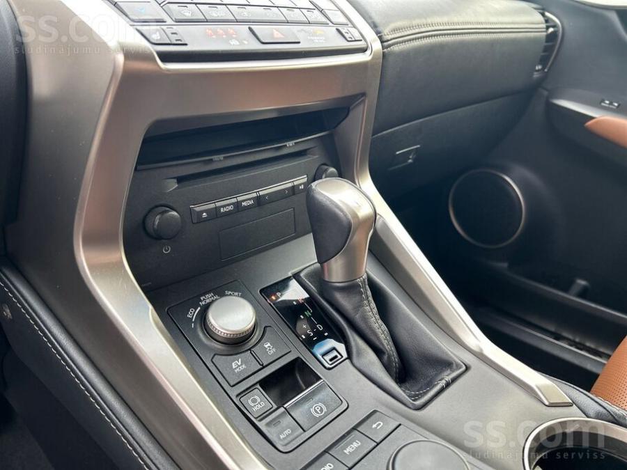 White Lexus NX 2014 in Riga, with an engine capacity of 2.50 L and mileage of 122 thousand km for 19900 €, photo 21 on AUTOMOTO.COM.LV