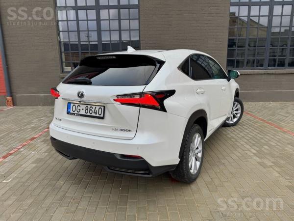 Balts Lexus NX 2015 Rīga, ar dzinēja tilpumu 2.50 L un nobraukumu 101 tūkst. km par 21990 €, foto 4 vietnē AUTOMOTO.COM.LV