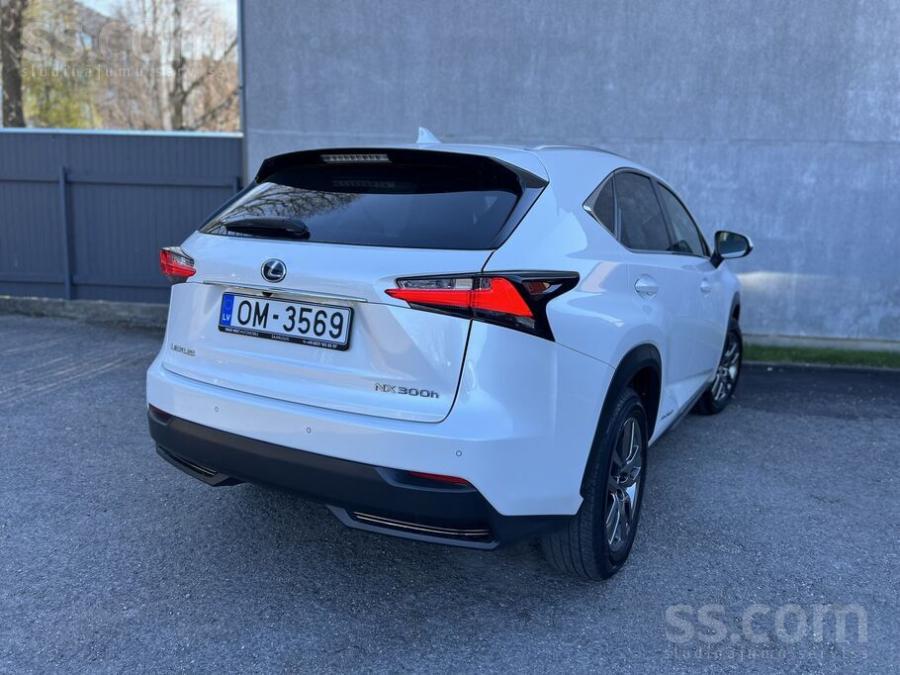 Balts Lexus NX 2016 Liepāja, ar dzinēja tilpumu 2.50 L un nobraukumu 197 tūkst. km par 18850 €, foto 3 vietnē AUTOMOTO.COM.LV