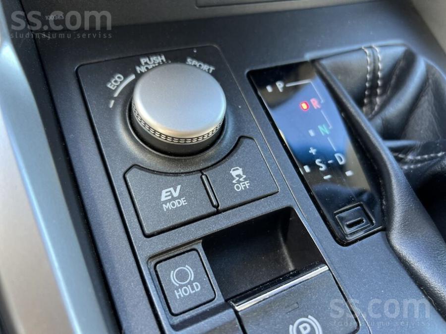 Balts Lexus NX 2016 Liepāja, ar dzinēja tilpumu 2.50 L un nobraukumu 197 tūkst. km par 18850 €, foto 20 vietnē AUTOMOTO.COM.LV