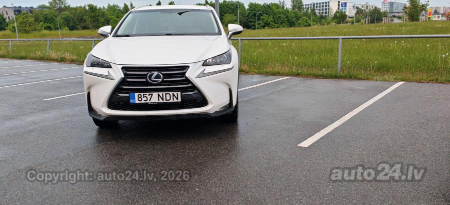 White Lexus NX 2016 in Tallinn, with an engine capacity of 2.50 L and mileage of 197 thousand km for 18950 €, photo 3 on AUTOMOTO.COM.LV