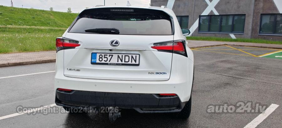 White Lexus NX 2016 in Tallinn, with an engine capacity of 2.50 L and mileage of 197 thousand km for 18950 €, photo 7 on AUTOMOTO.COM.LV